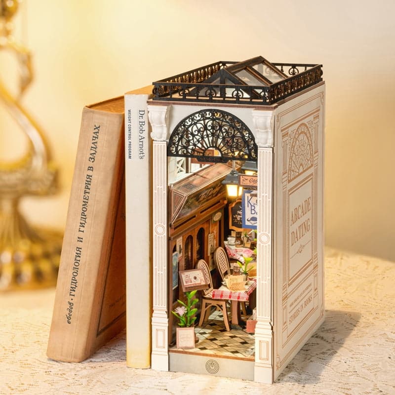 Book Nook - Rolife